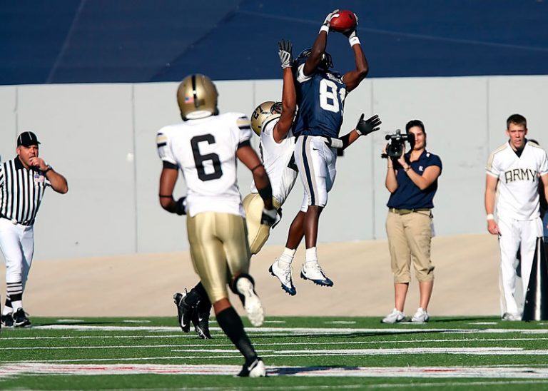 What Are The Positions In Flag Football? [With Charts 2025]